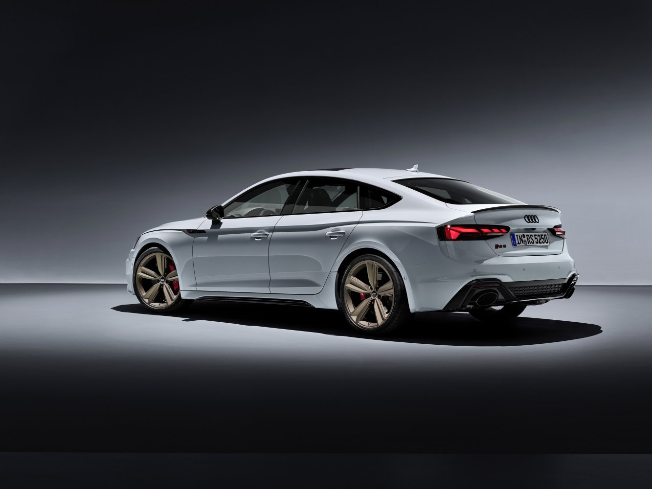 Audi RS 5 technical specifications and fuel economy